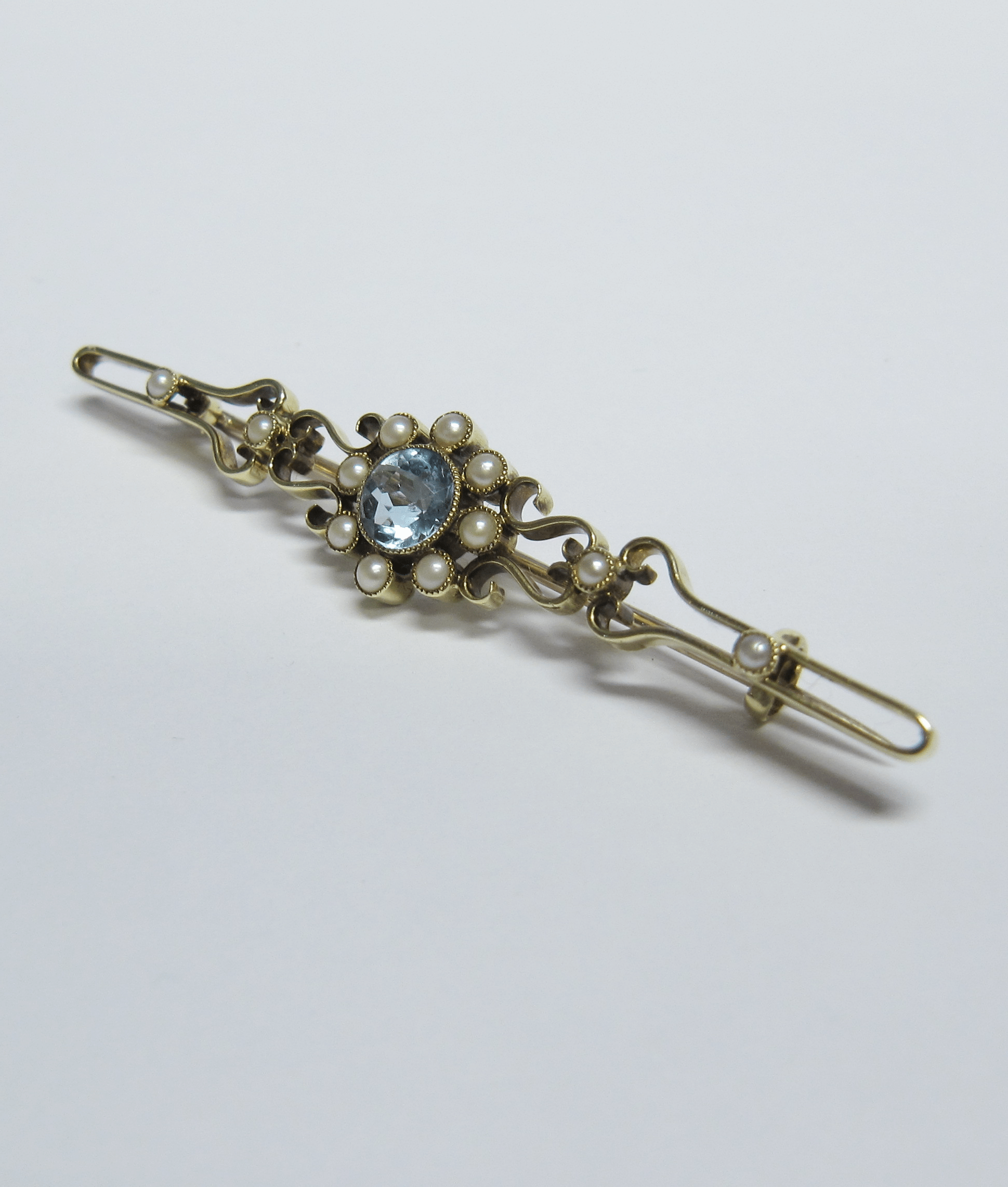 Edwardian 15ct Gold Bar Brooch - G Davison & Sons Jewellers in Leigh-On ...